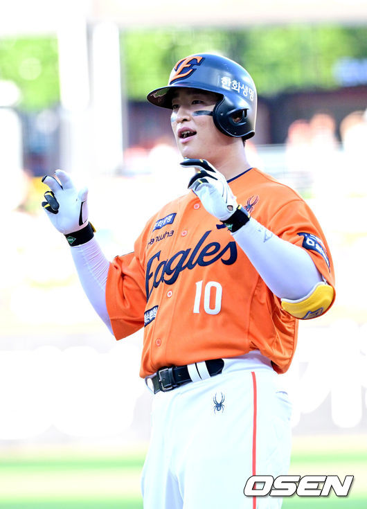 한화 3차전 라인업 발표, 이진영 첫 선발 출격…손주영 상대 .667 초강세, 2루수 황영묵→이도윤 선발 [KS3] | 미주중앙일보